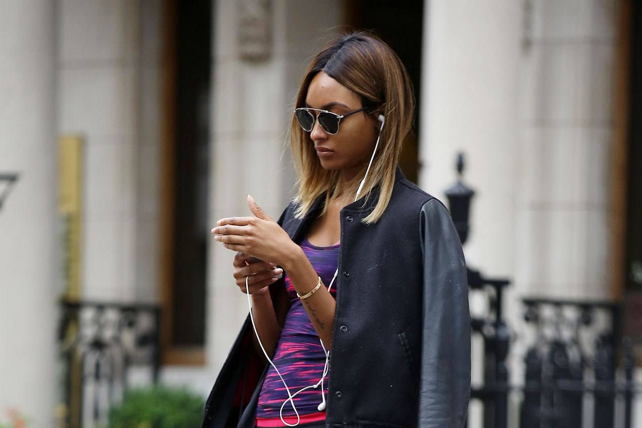 Celebrity Fitness Workouts - Celebrity Gym Outfits | British Vogue